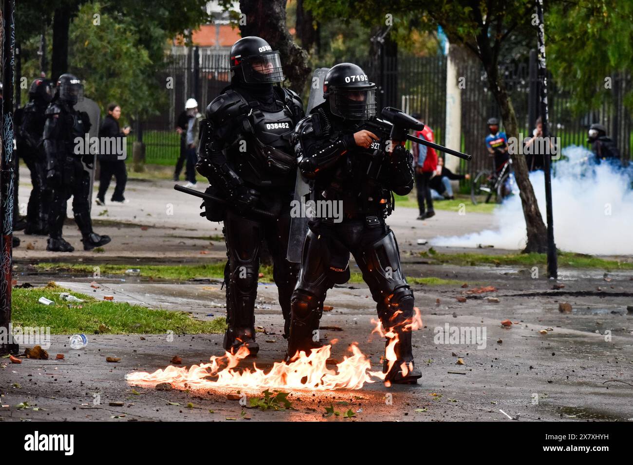 Bogota, Colombia. 16th May, 2024. Demonstrators clash against Colombia ...