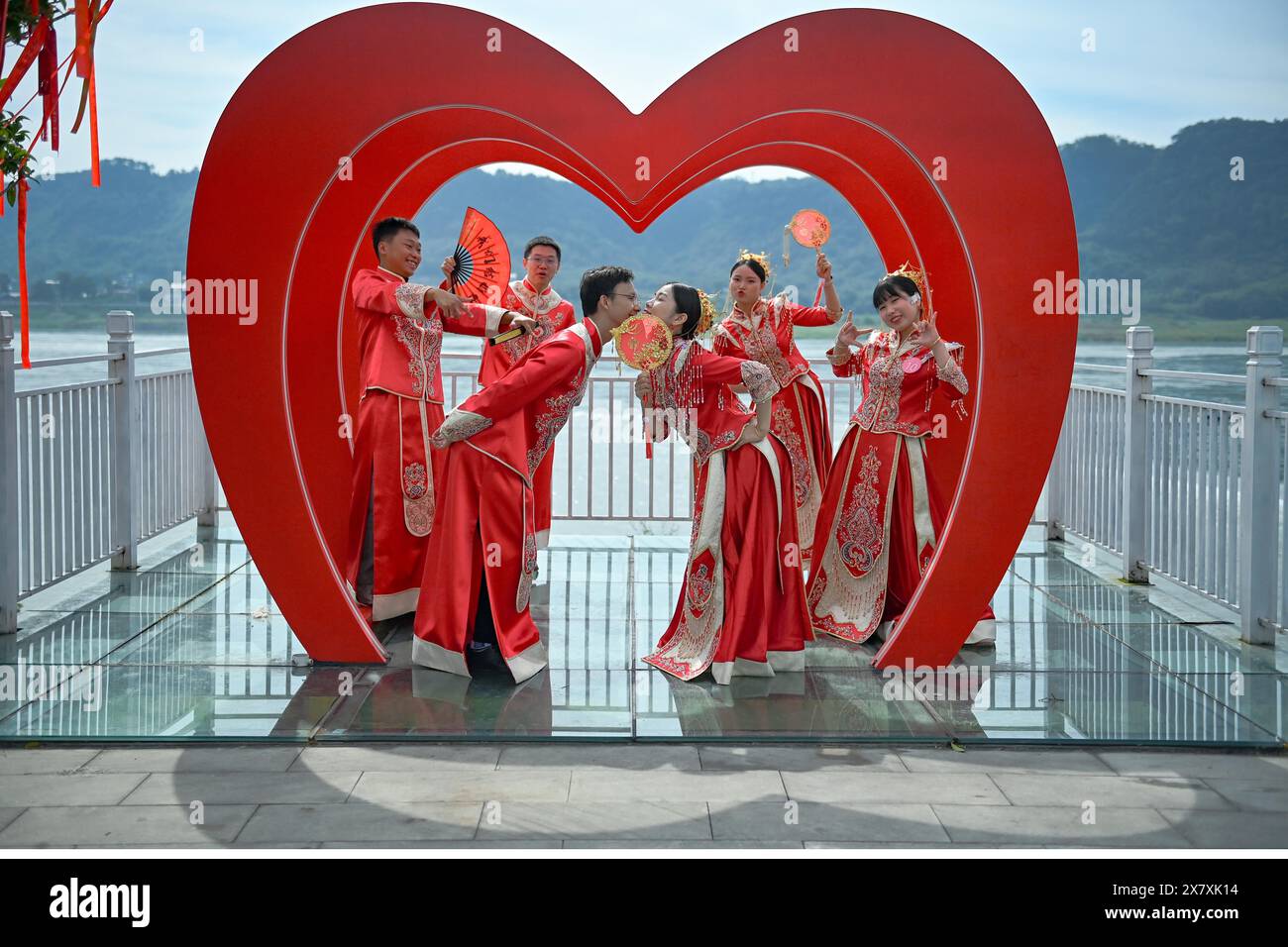 **CHINESE MAINLAND, HONG KONG, MACAU AND TAIWAN OUT** Young couples ...