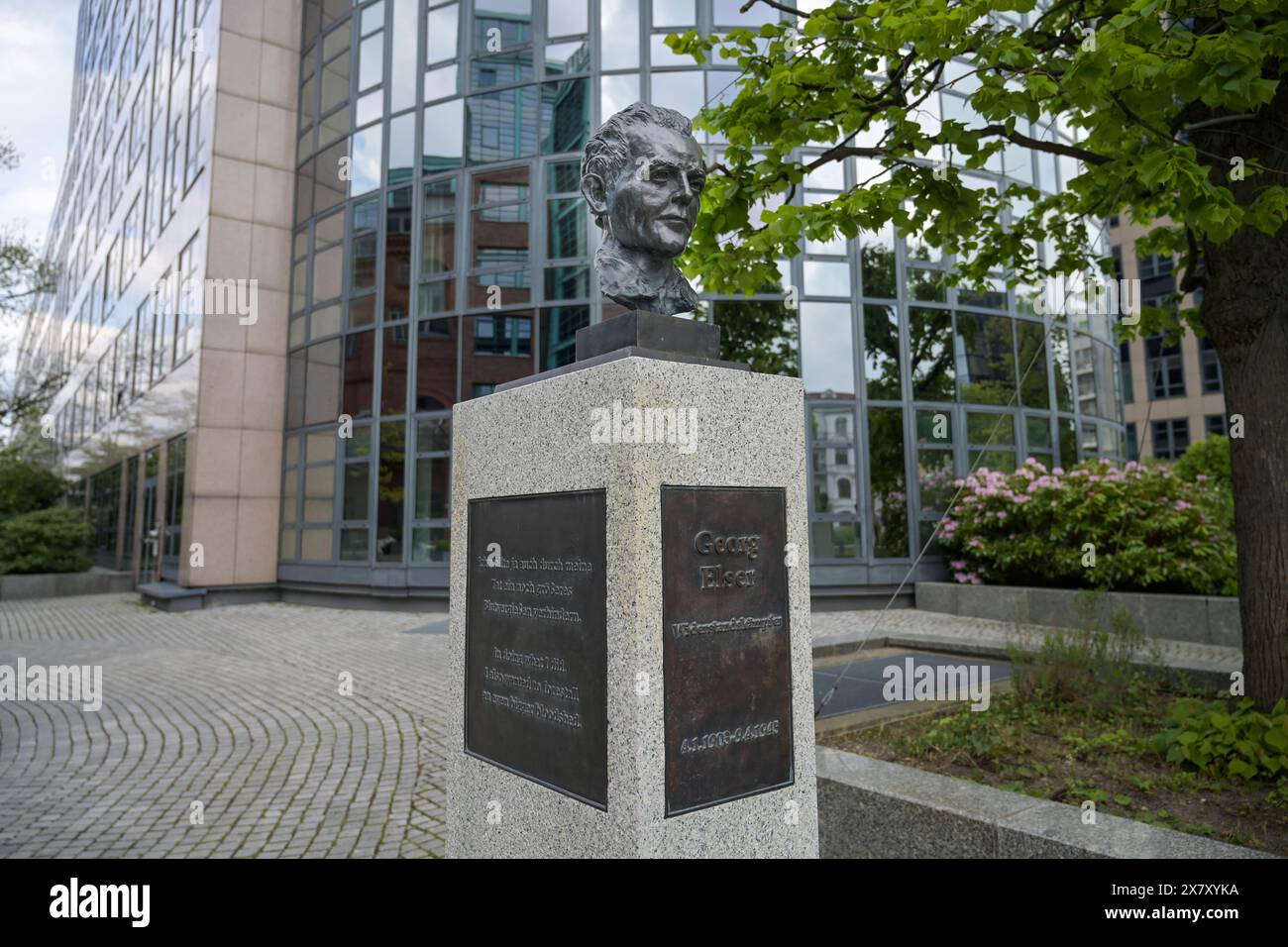Büste Georg Elser, Straße der Erinnerung, Spreebogen, Moabit, Mitte ...