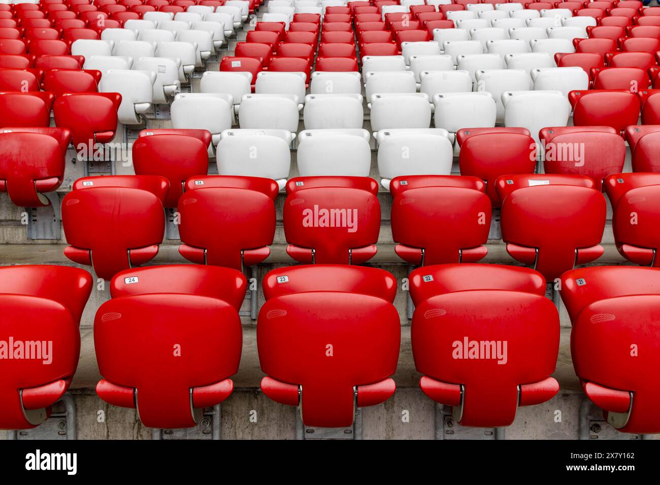 xxEmpty red and white seats in the Allianz Stadion Arena football ...