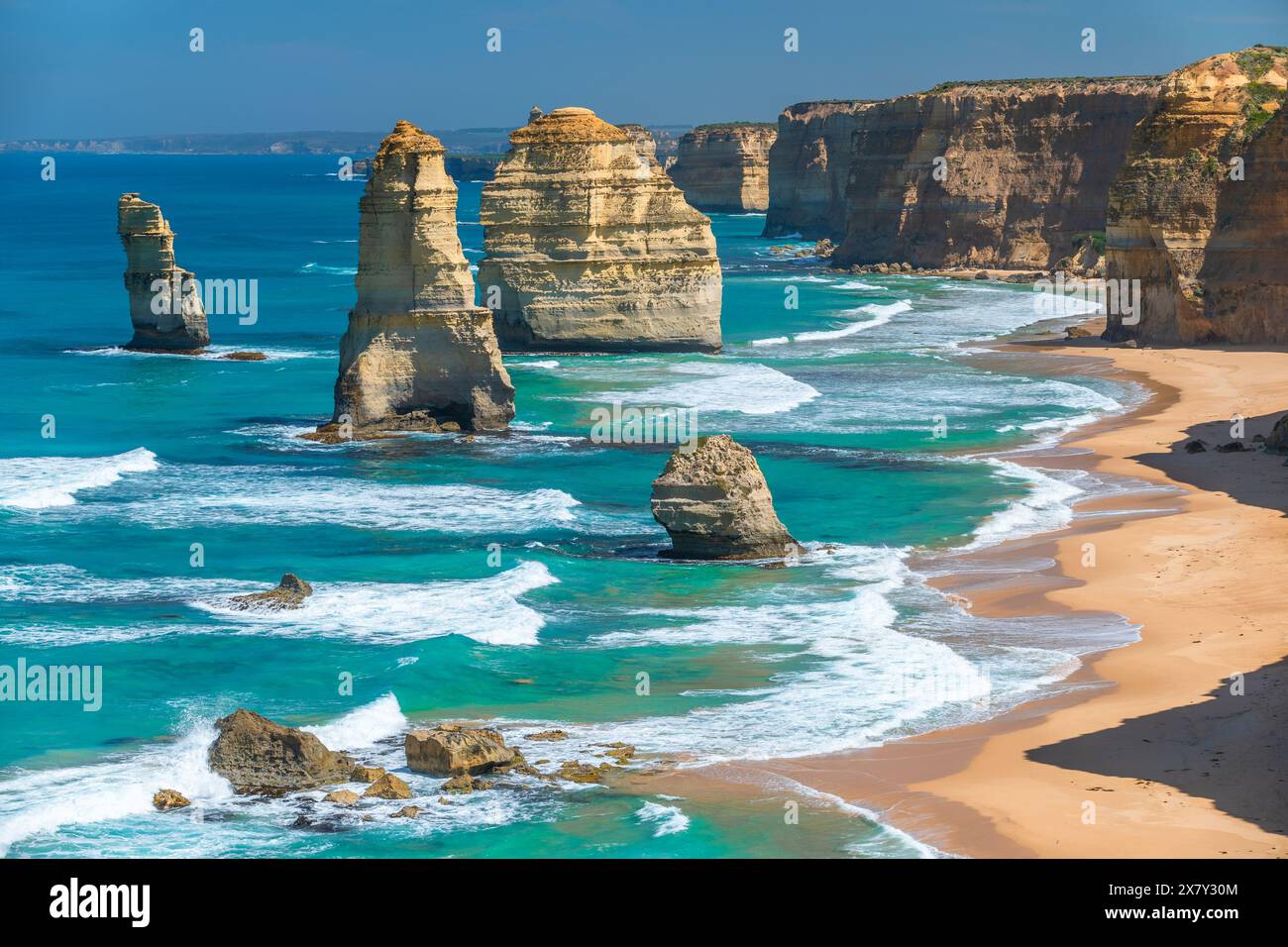 The 'Twelve Apostles' limestone stacks at Port Campbell National Park ...