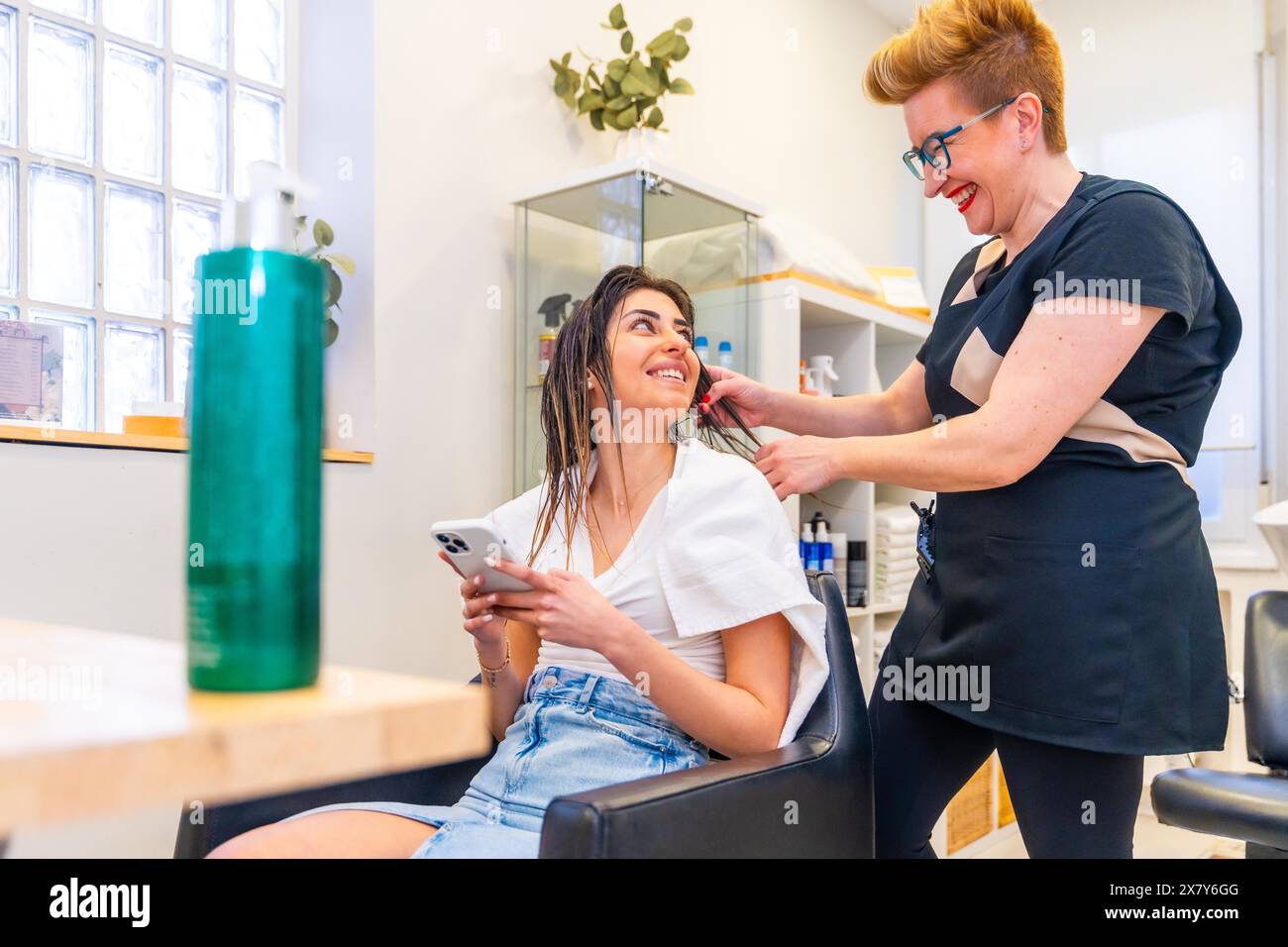 Mobile hairdresser hi-res stock photography and images - Alamy