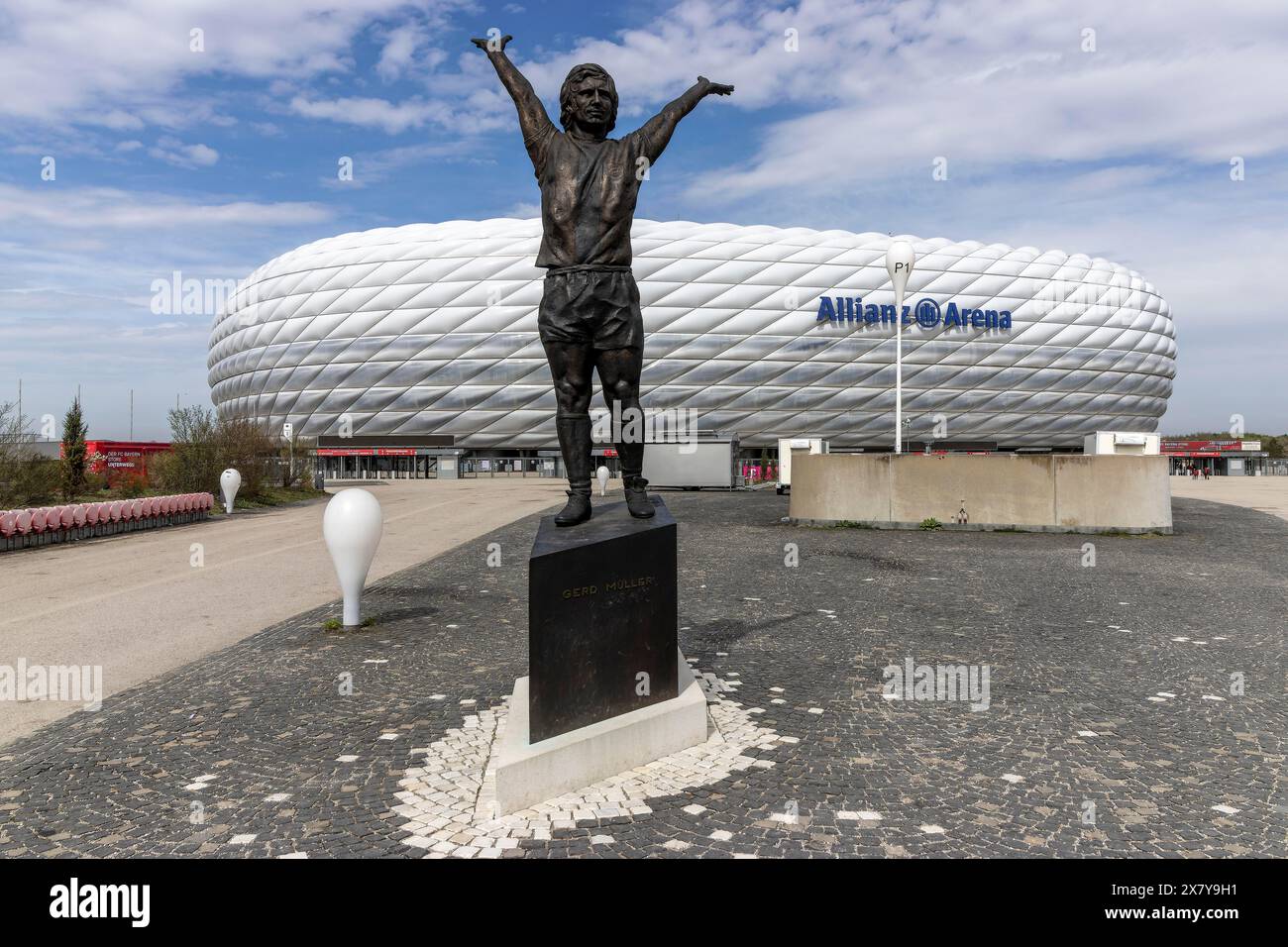 Gerd Müller monument and Allianz Arena football stadium in the ...