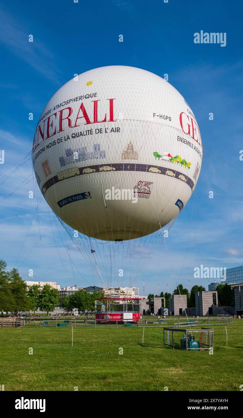 Paris, France - 05 10 2024 : The Ballon Generali, a tethered helium ...