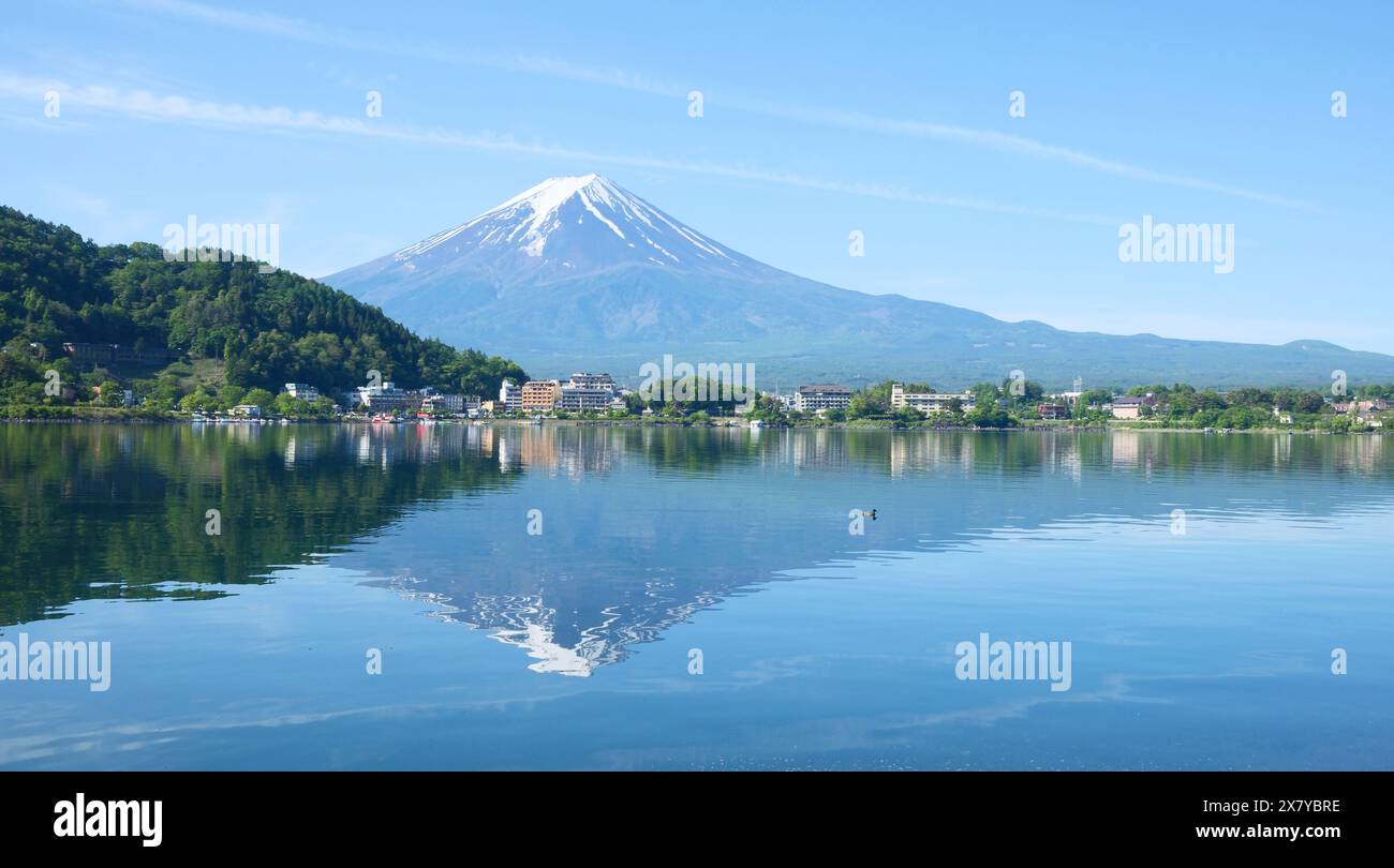 Mt fuji kawaguchiko lake hi-res stock photography and images - Alamy