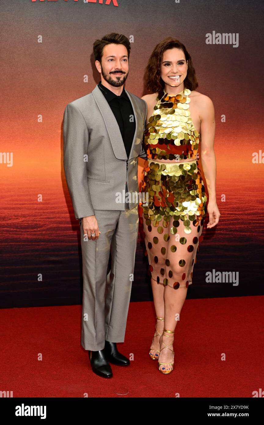 Roger Gonzalez and Tania Rincon Attend the red carpet of Atlas fan ...