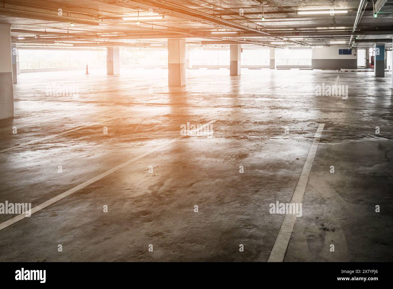 Interior white empty car park hi-res stock photography and images - Alamy