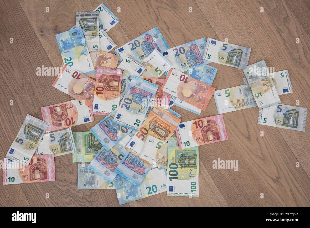 Bamberg Deutschland 20 Mail 2024 Themenbilder Symbolbilder Geld bamberg-deutschland-20-mail-2024-themenbilder-symbolbilder-geld