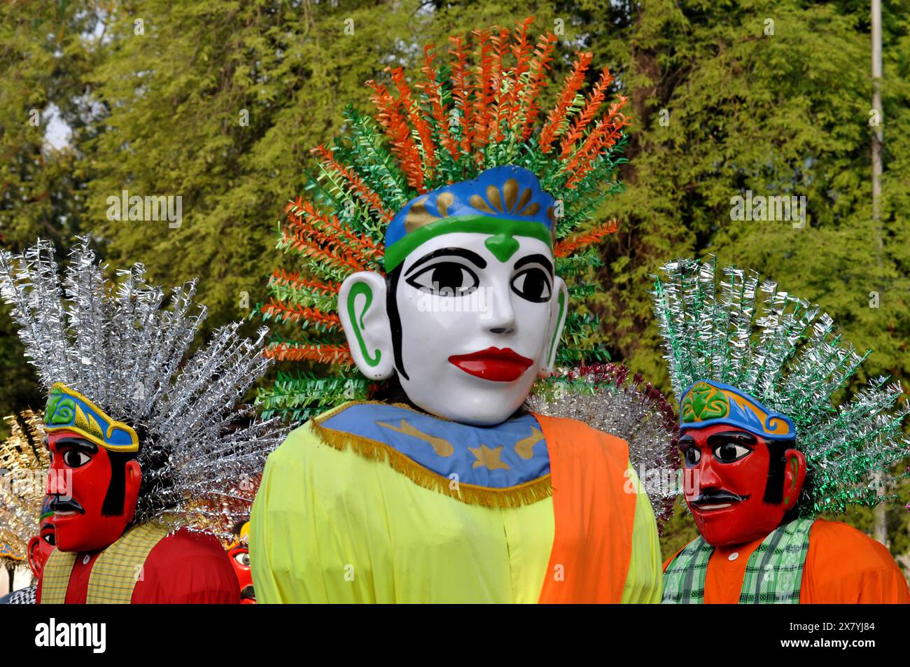 Ondel-ondel Betawi big puppet from Jakarta, Indoneesia Stock Photo - Alamy