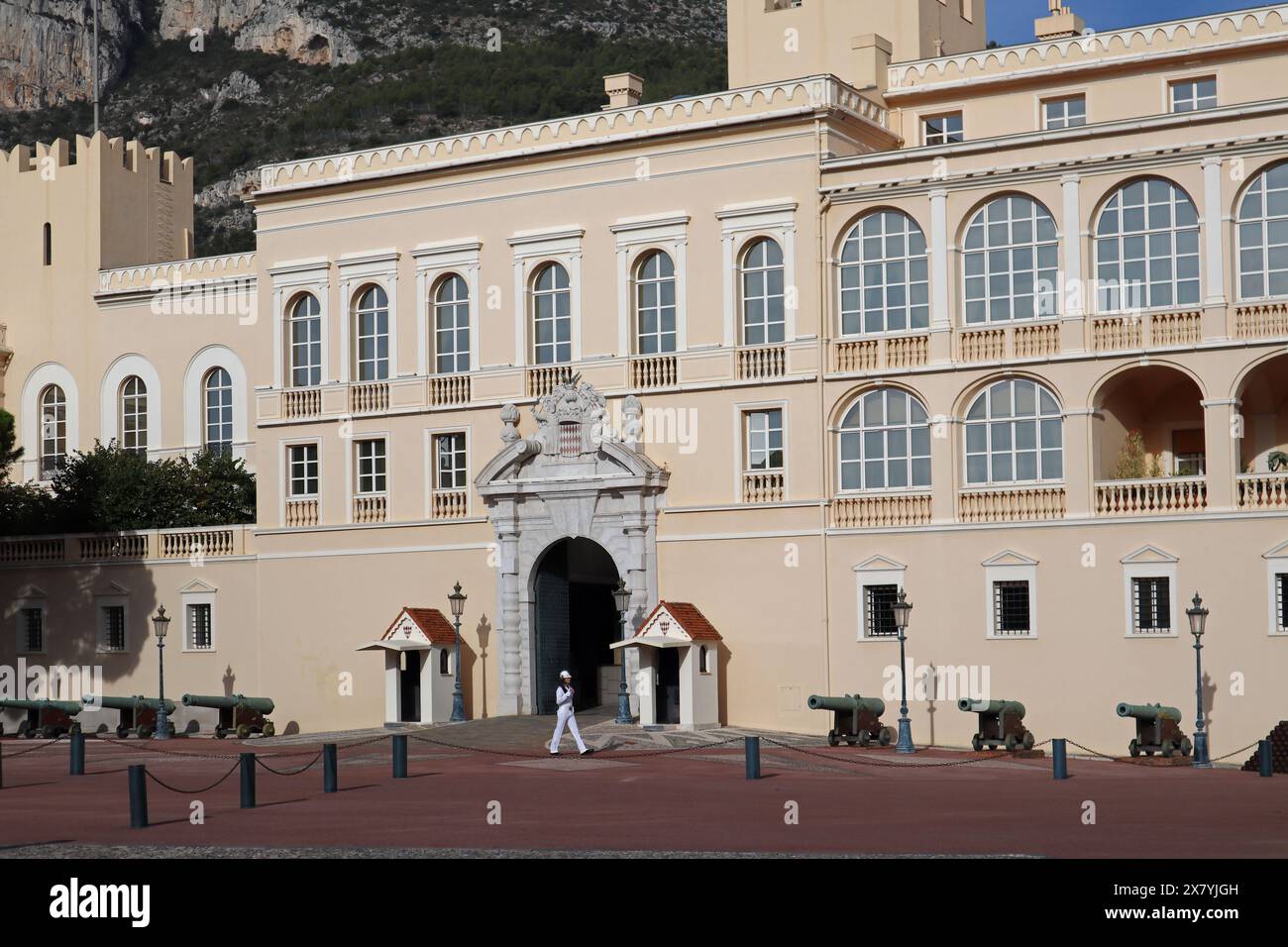 Monaco, Monaco - 02.10.2022: Guard at the Prince's Palace in Monaco ...