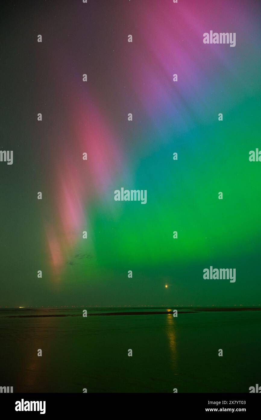 Stunning multi colored beams of northern lights (Aurora borealis) over ...