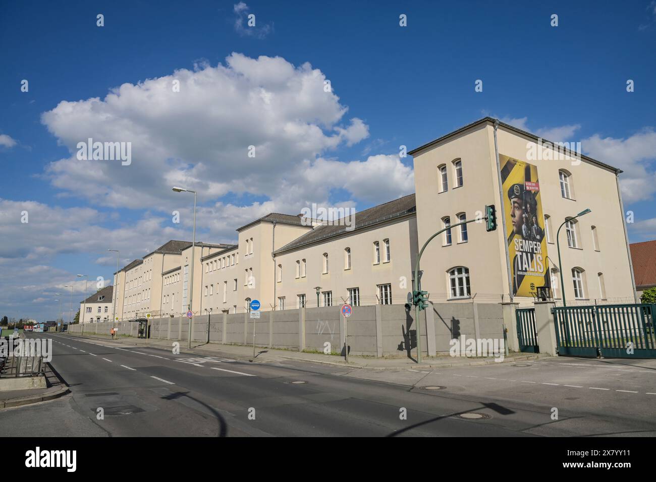 Julius-Leber-Kaserne, Kurt-Schumacher-Damm, Wedding, Berlin ...