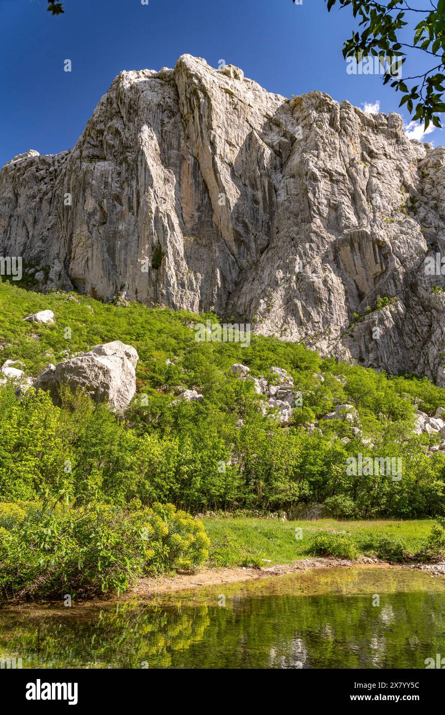 Nationalpark Paklenica Bach in der Schlucht Velika Paklenica im ...