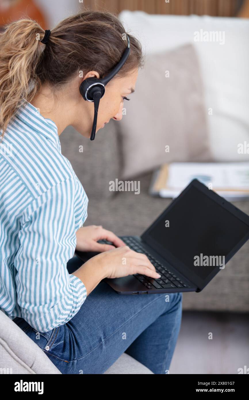 Working class indian woman hi-res stock photography and images - Alamy