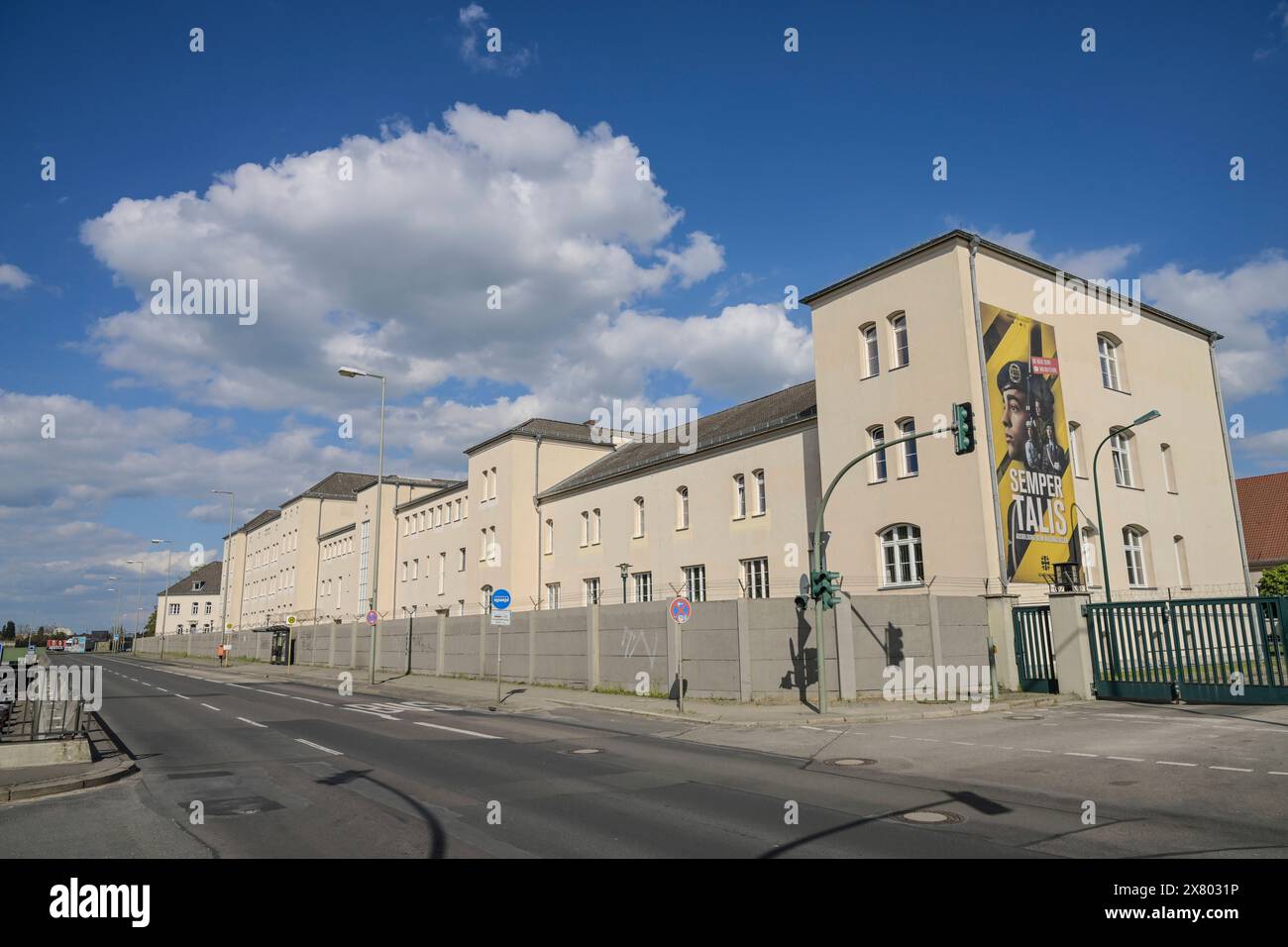 Julius-Leber-Kaserne, Kurt-Schumacher-Damm, Wedding, Berlin ...