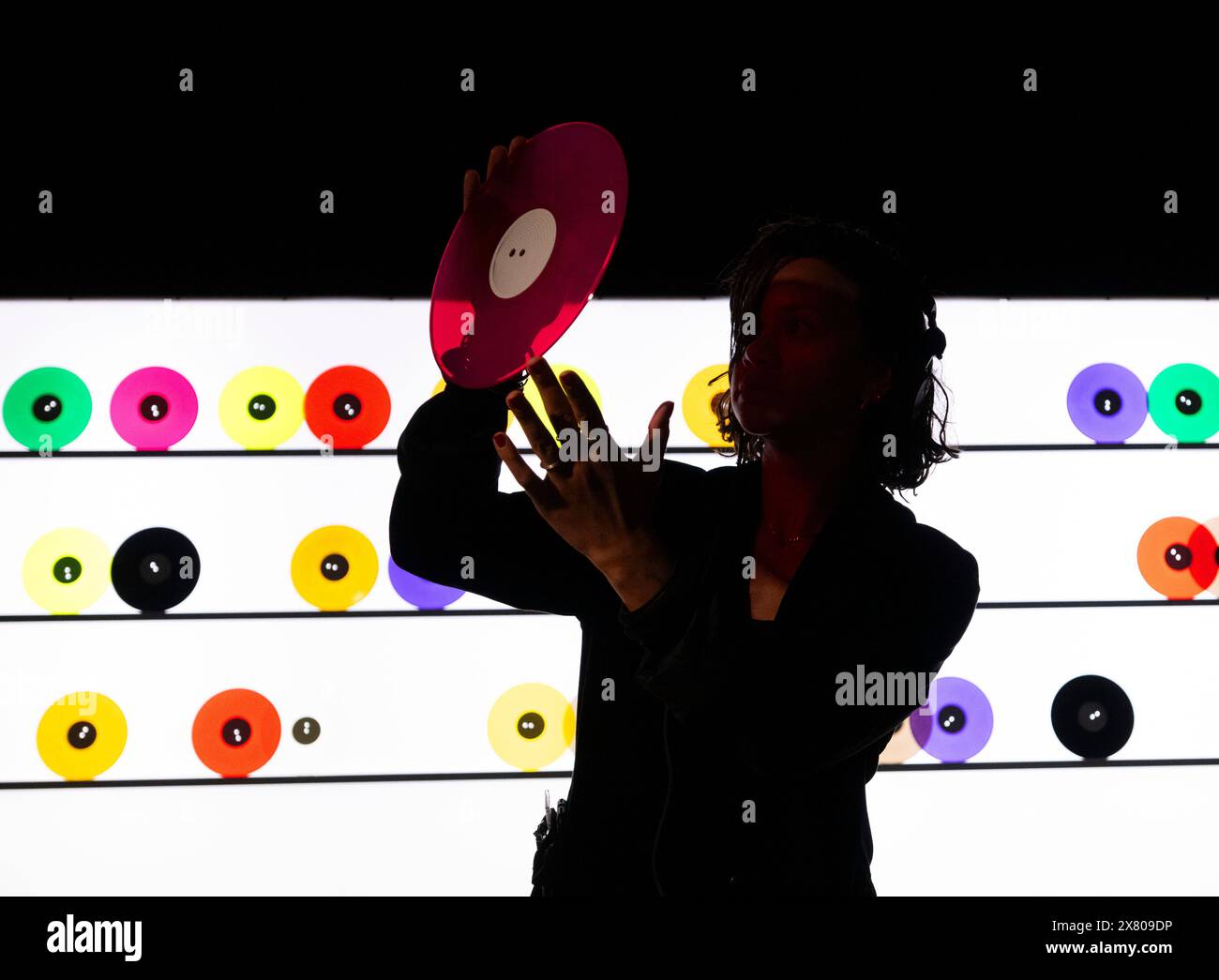 Technics 1210 record turntable hi-res stock photography and images - Alamy