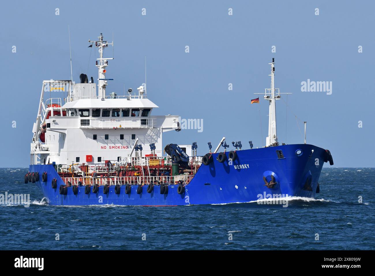 Bunker barge hi-res stock photography and images - Alamy