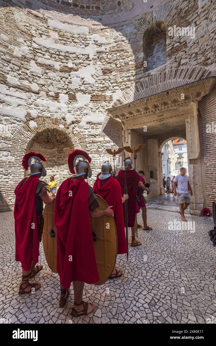 CROATIA, SPLIT, VESTIBULE OF DIOCLETIAN'S PALACE (DIOKLECIJANOVA PALACE ...