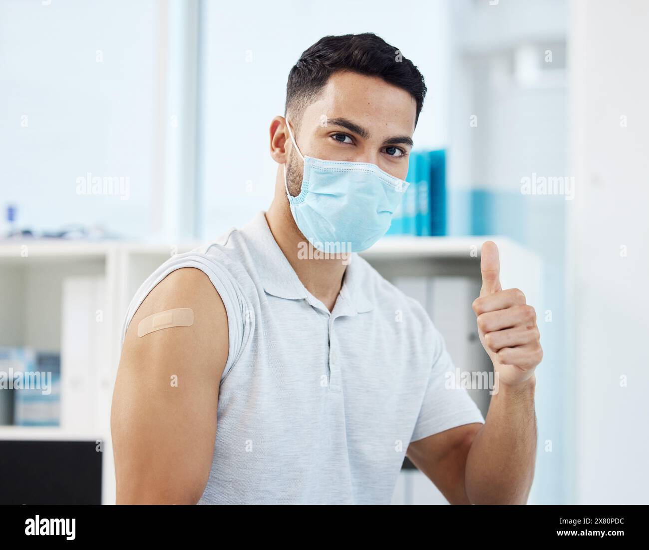 Band aid plaster emoji hi-res stock photography and images - Alamy