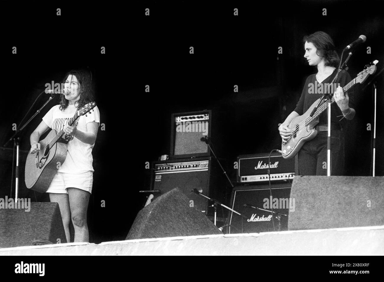 KIM DEAL, THE BREEDERS, PYRAMID STAGE, GLASTONBURY 92: Kim Deal of The ...