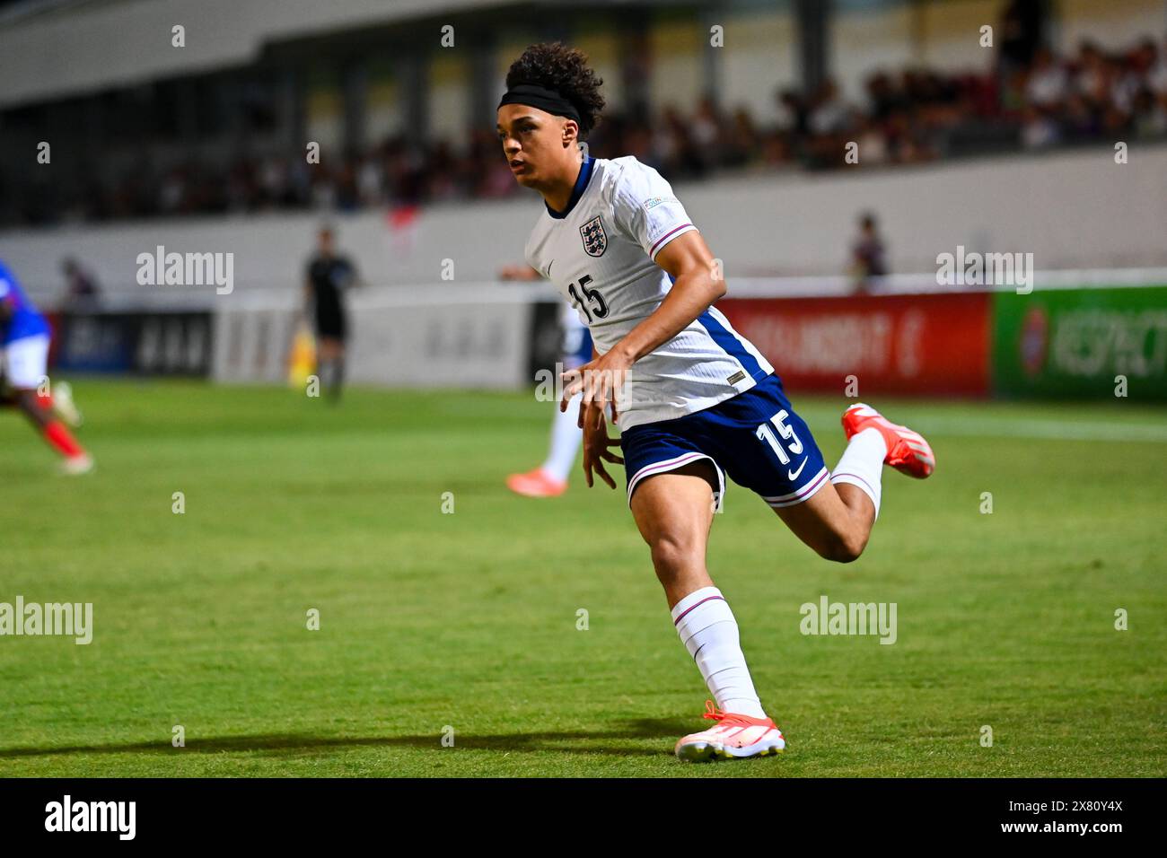 Manchester city football club badge hi-res stock photography and images ...
