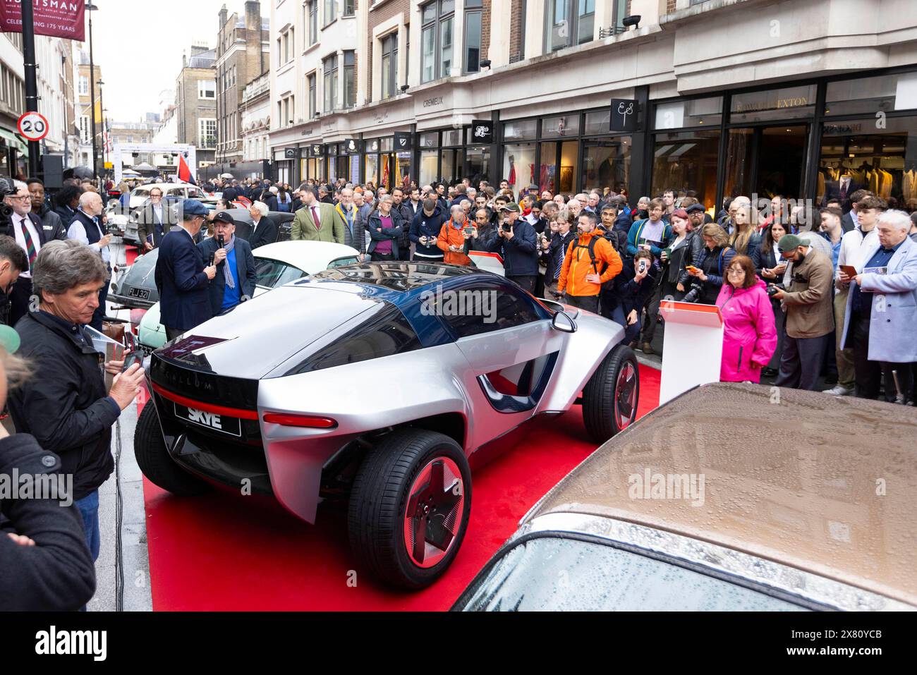 Car unveilings hi-res stock photography and images - Alamy