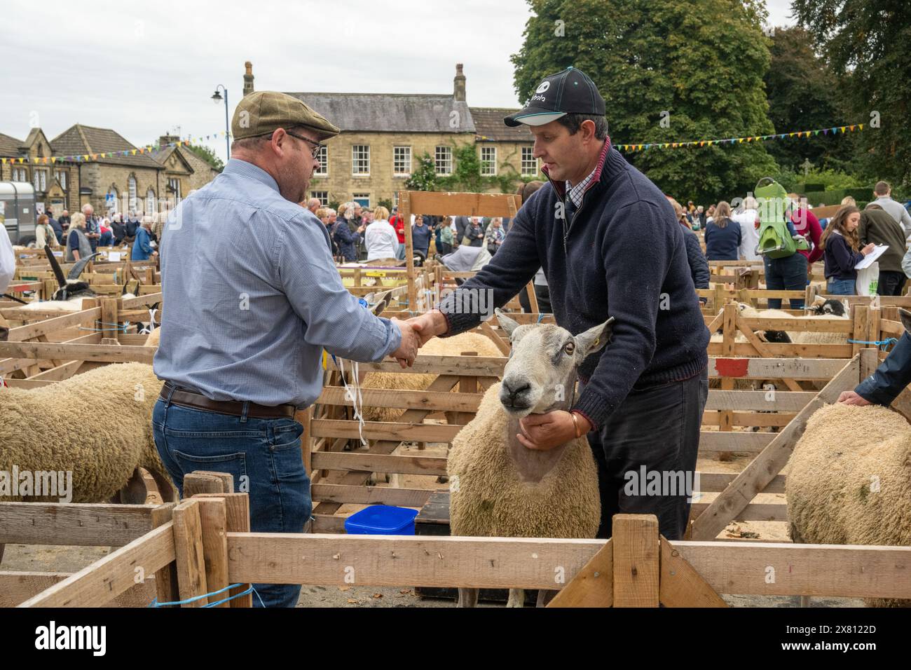 Entrant hi-res stock photography and images - Alamy
