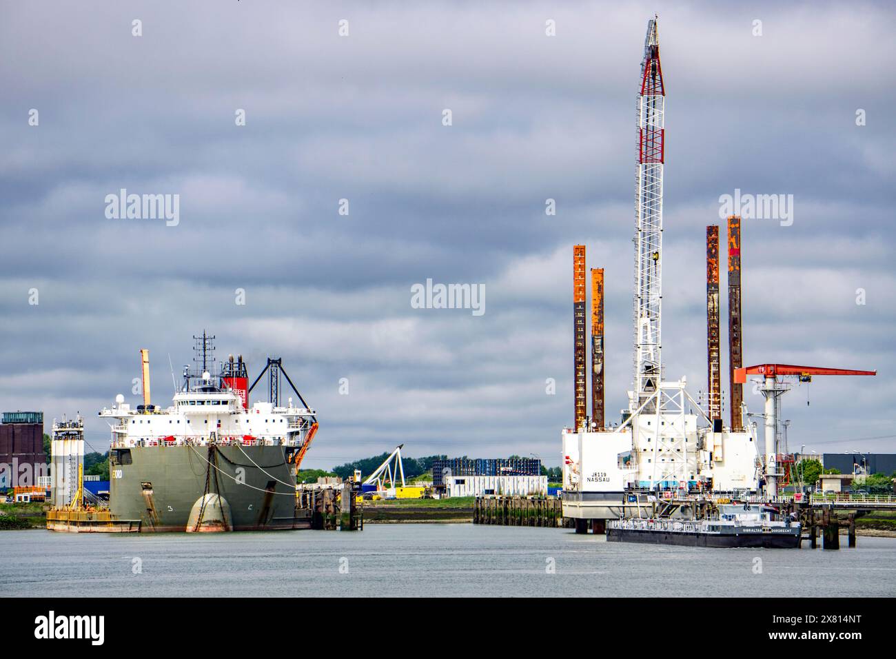 The jack-up platform, JB119, work platform, e.g. for the construction ...