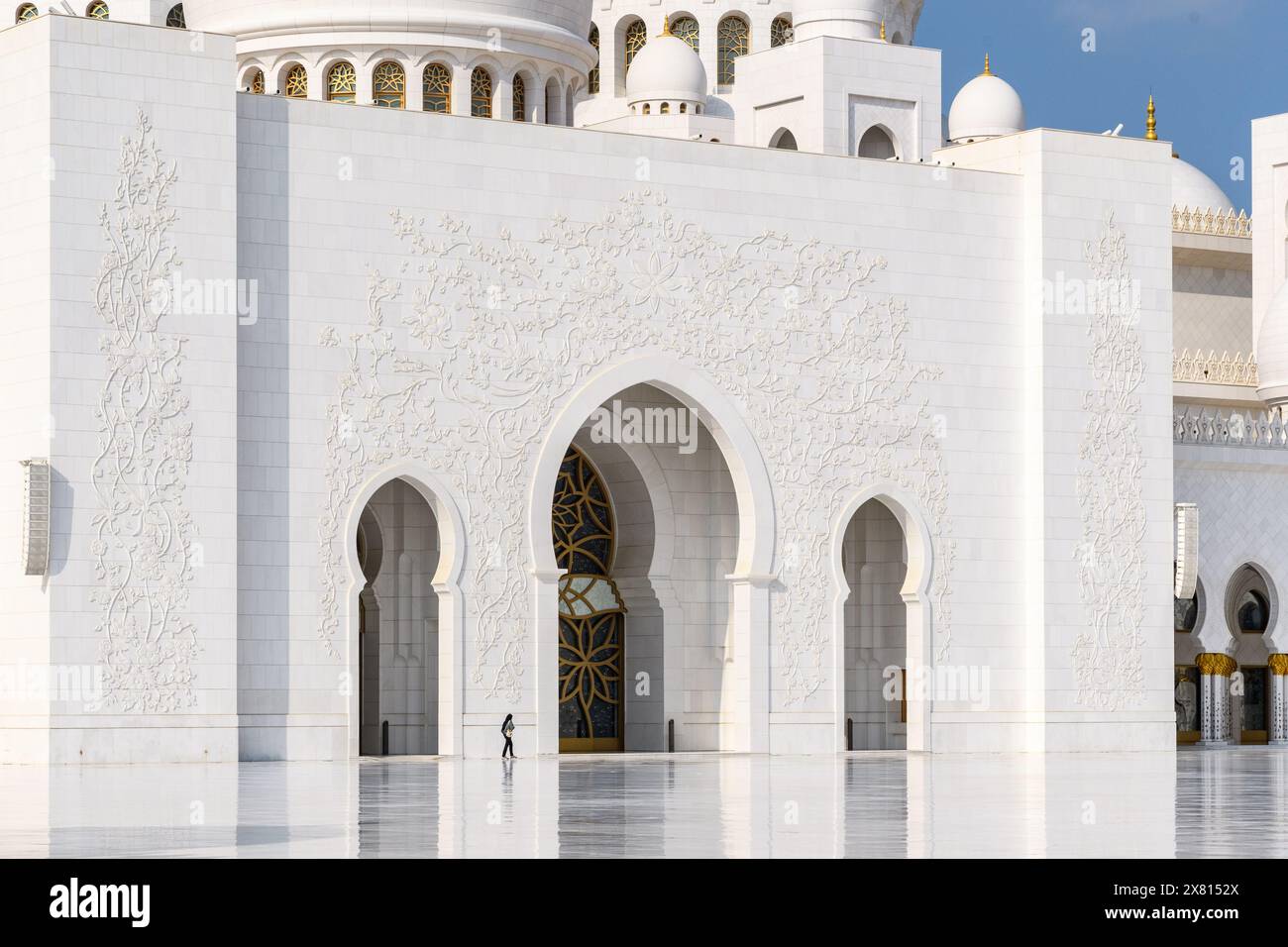 The grandeur of Abu Dhabi’s Sheikh Zayed Mosque, captured in the ...