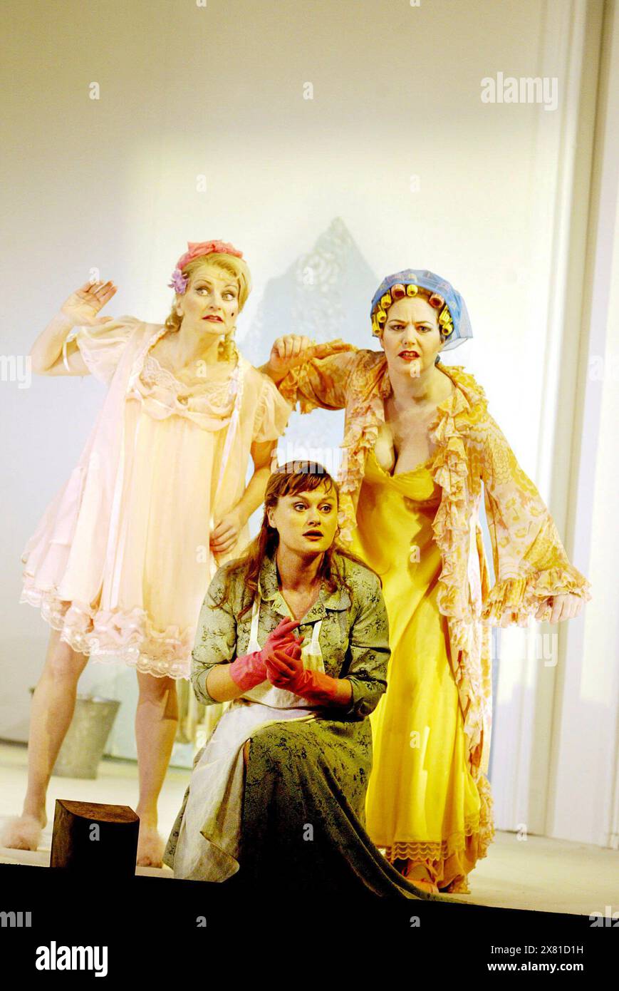 The ugly sisters cinderella hi-res stock photography and images - Alamy