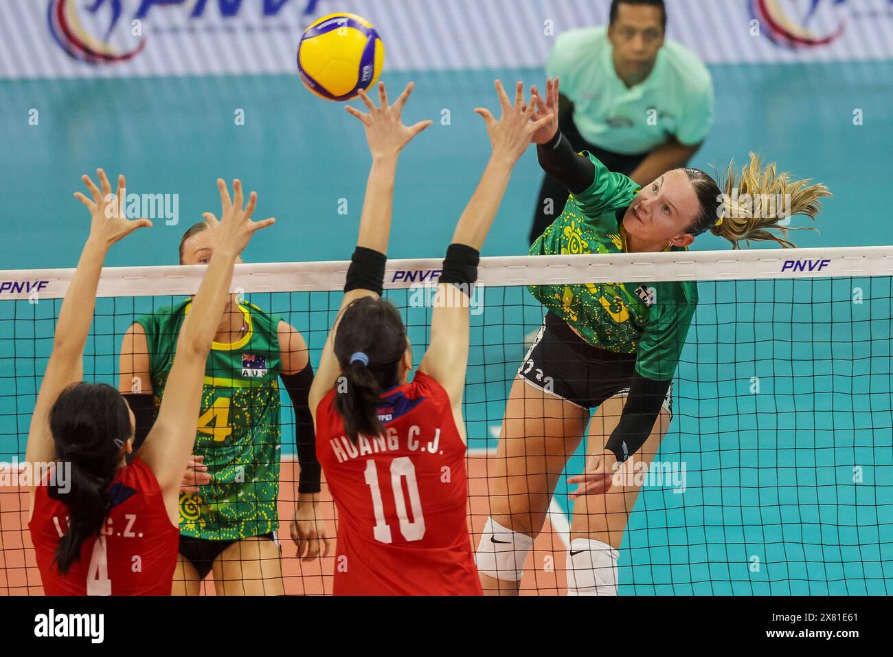 Manila, Philippines. 22nd May, 2024. Ella Schabort (1st R) of Australia ...