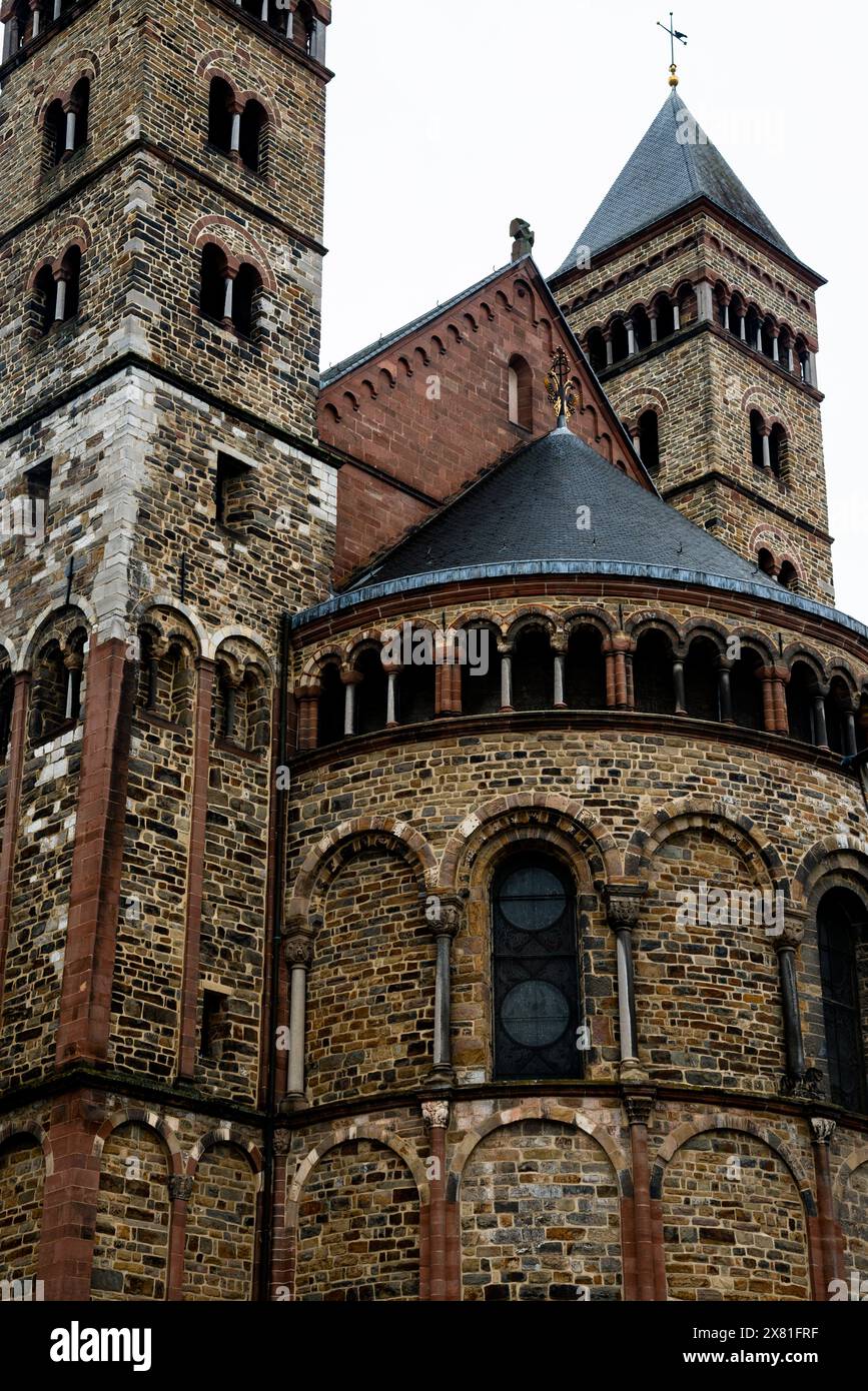 Curved apse hi-res stock photography and images - Alamy