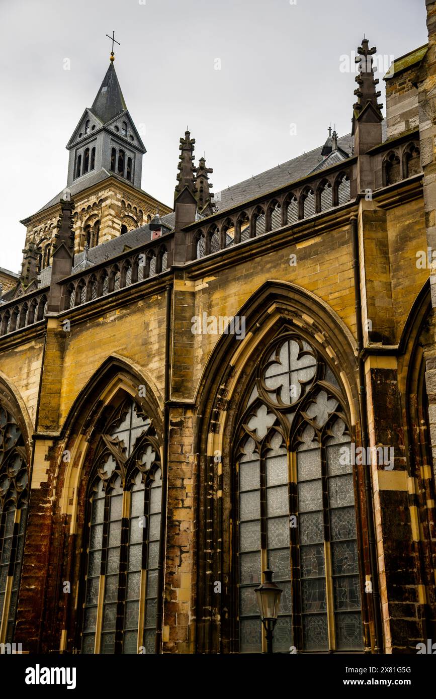 Holland romanesque gothic architecture hi-res stock photography and ...