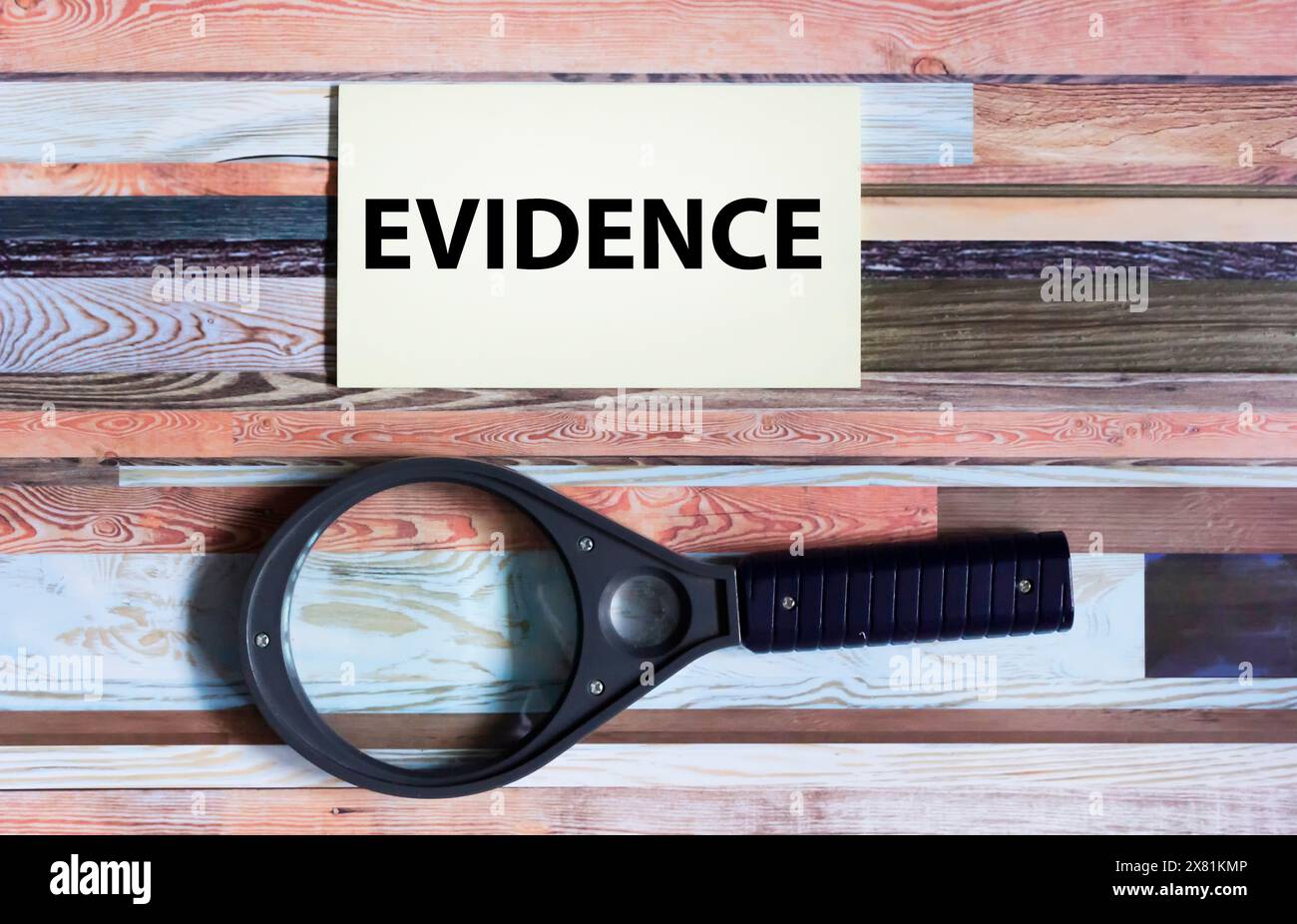 Crime scene magnifying glass hi-res stock photography and images - Alamy