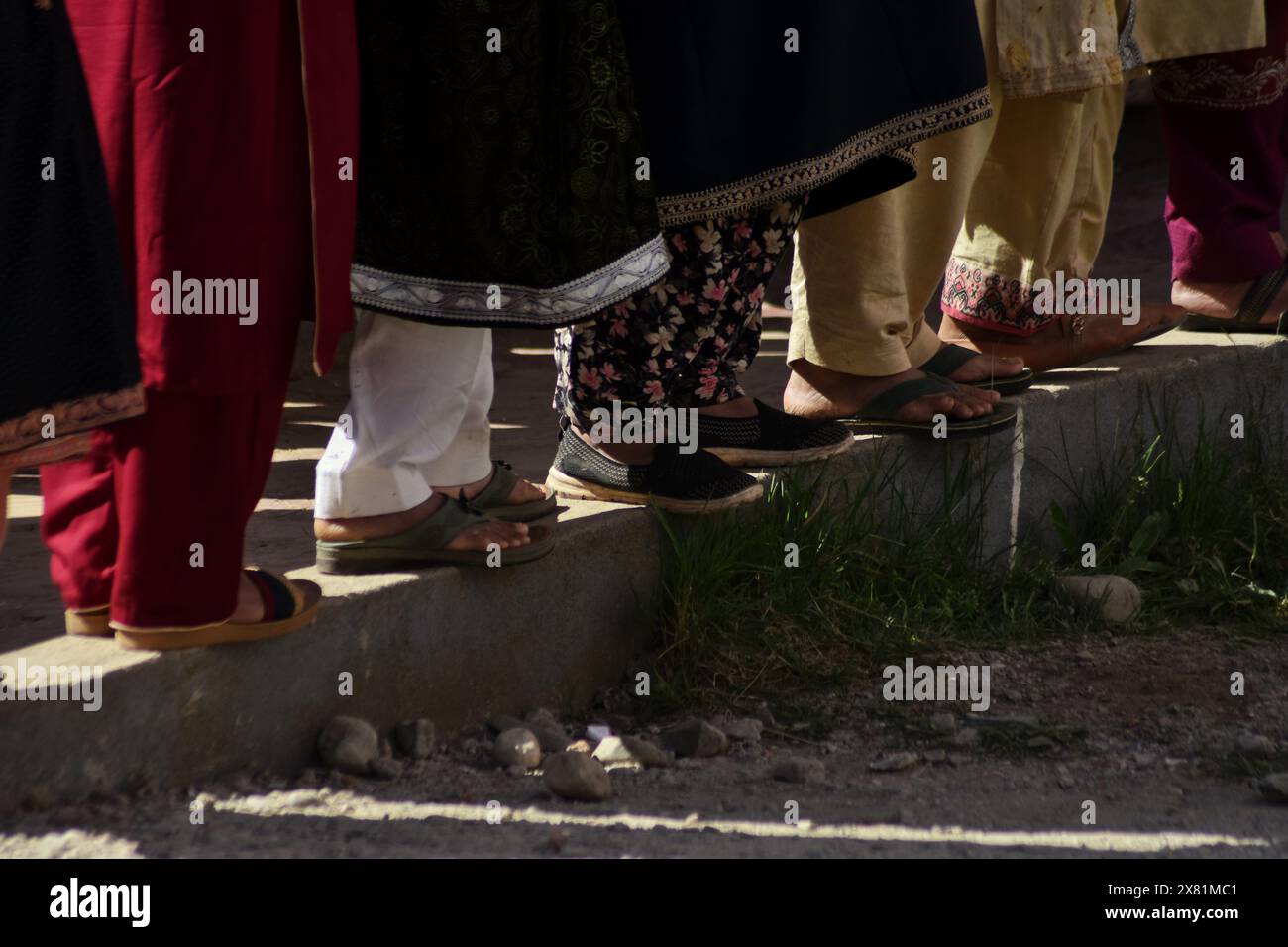 Baramulla, India. 20th May, 2024. Local Voters queue up to cast their ...