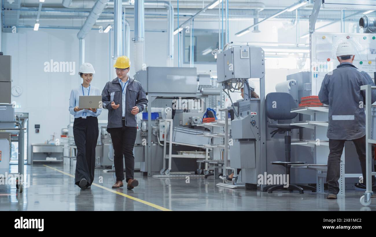 Close up footage two engineers hi-res stock photography and images - Alamy