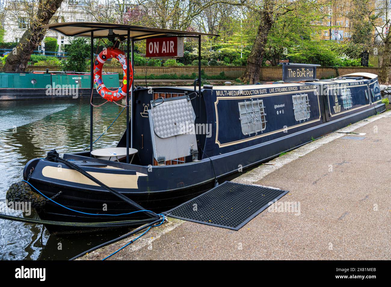 Little pod hi-res stock photography and images - Alamy