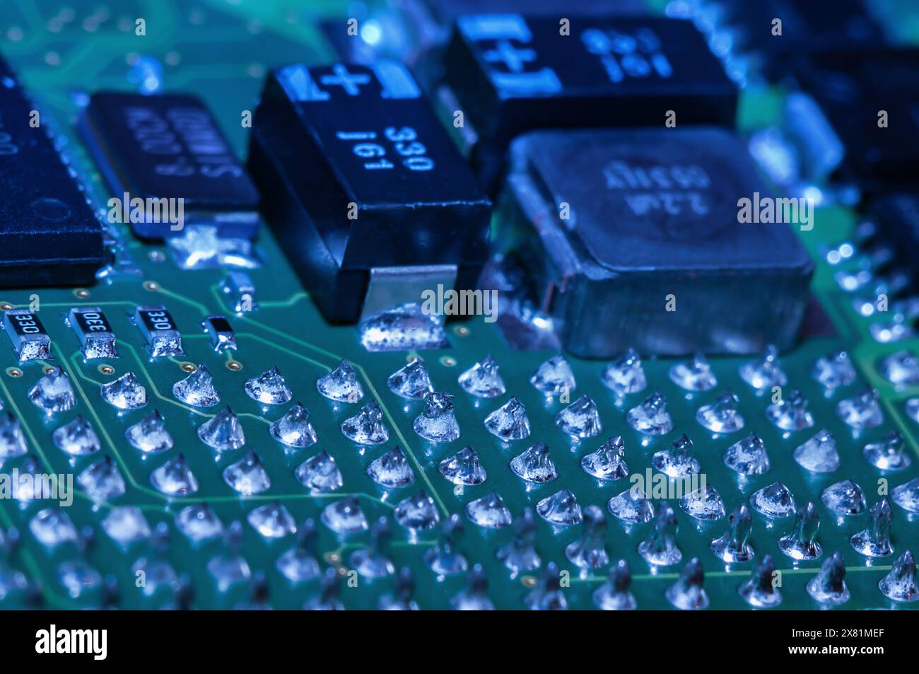 Surface mounted device resistor hi-res stock photography and images - Alamy