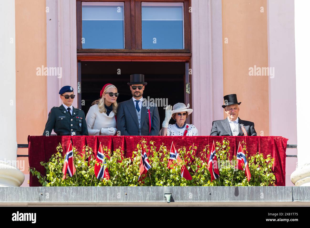 Oslo, Norway. 17th, May 2024. The Norwegian Royal Family greets the ...