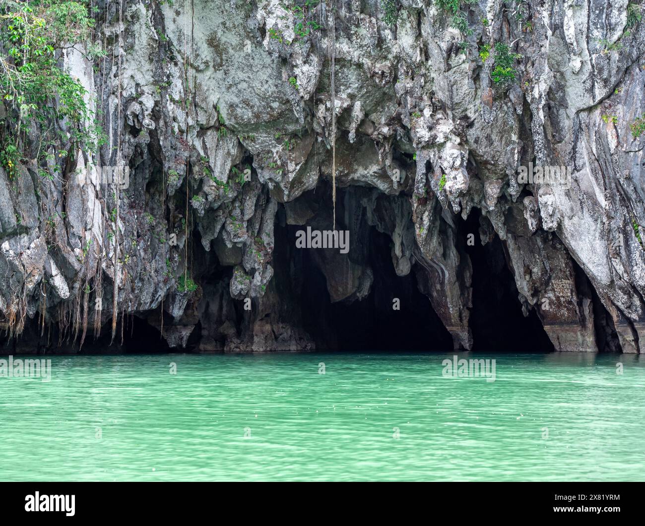 The entrance to the Puerto Princesa Underground River in Palawan ...