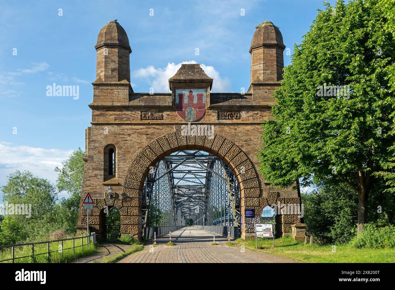 Elbe cycle path, Old Harburg Elbe Bridge, Harburg, Hamburg, Germany ...