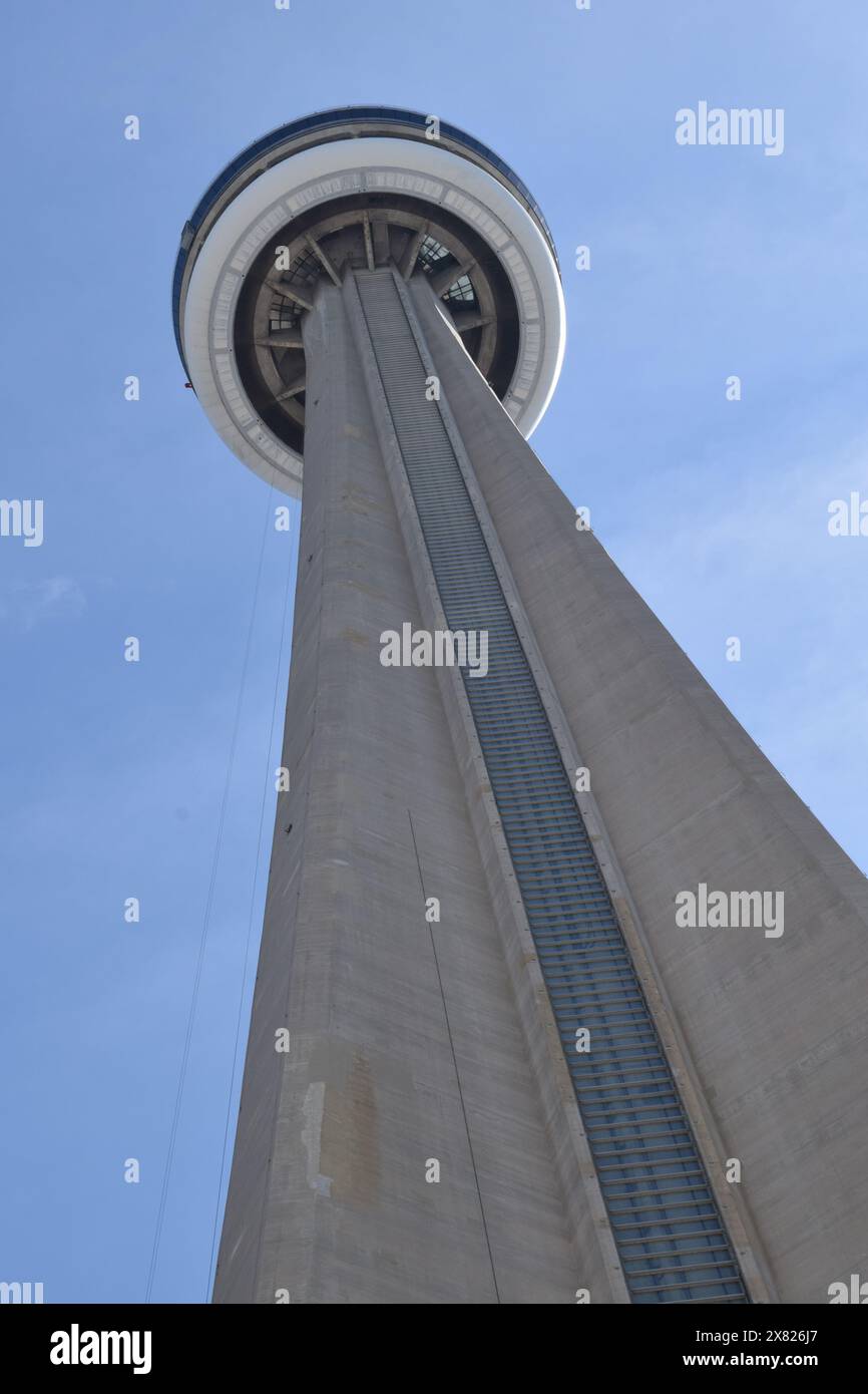Cn tower toronto observation deck hi-res stock photography and images ...