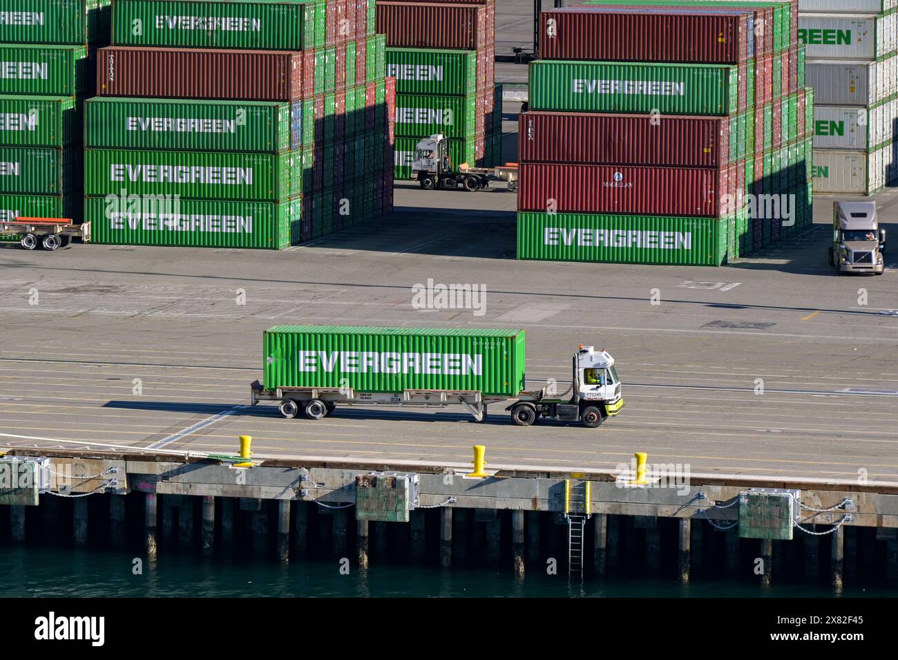 Los Angeles, California, USA - 12 January 2024: Articulated lorry ...