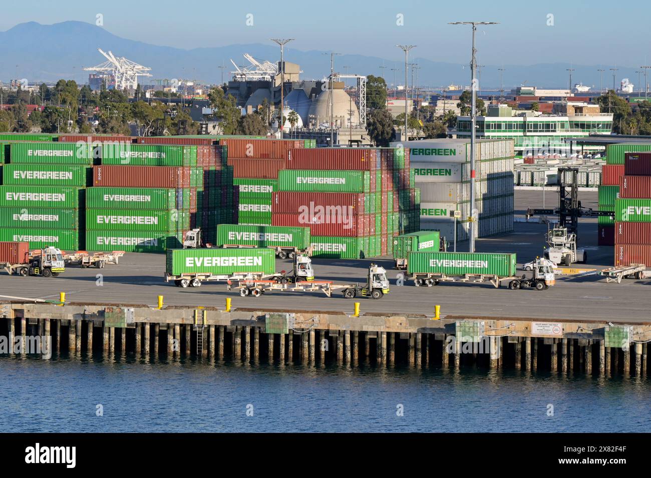 Los Angeles, California, USA - 12 January 2024: Articulated lorry ...