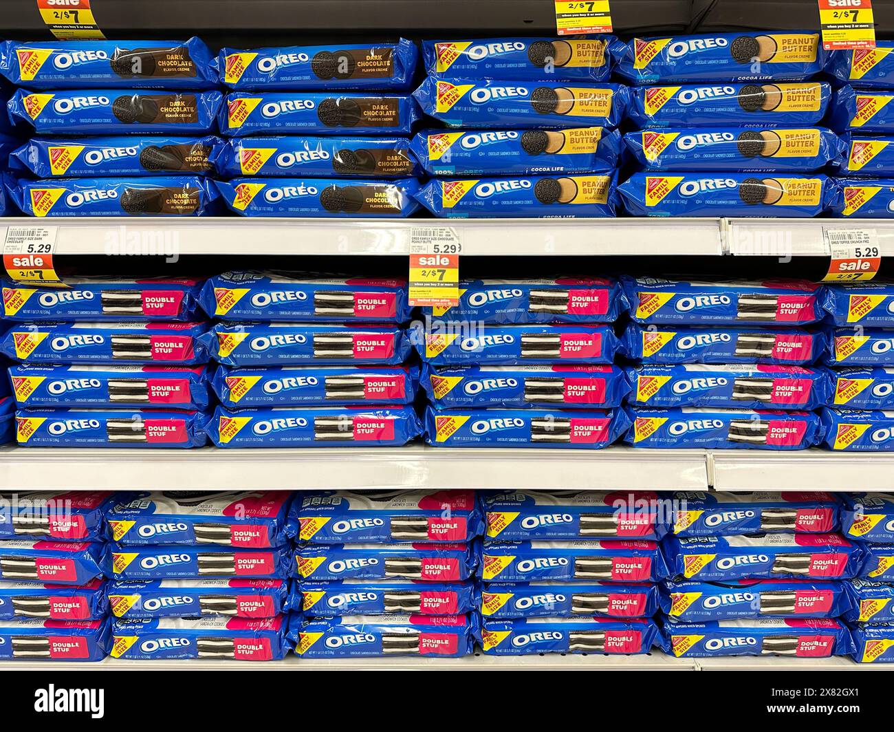 Packages of Oreo cookies in a local Meijer grocery store Stock Photo ...