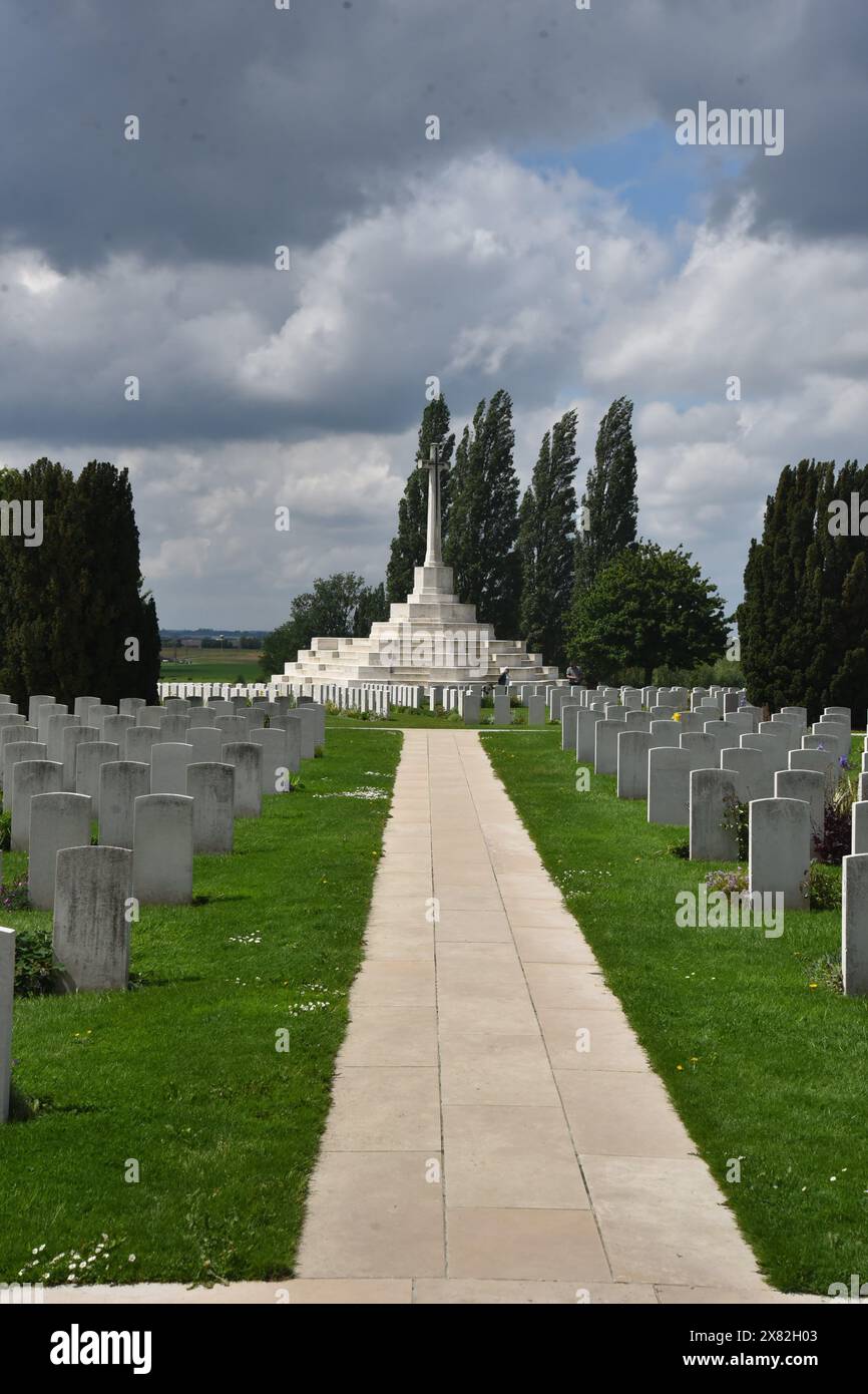 Tyne Cot Commonwealth War Graves Cemetery and Memorial to the Missing ...