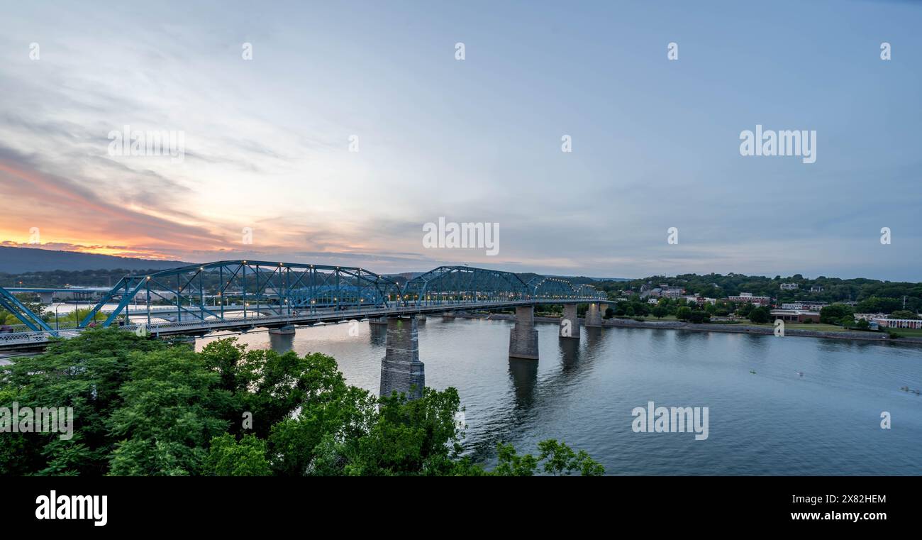 The Walnut walking bridge at sunset in Chattanooga Tennessee USA Stock ...