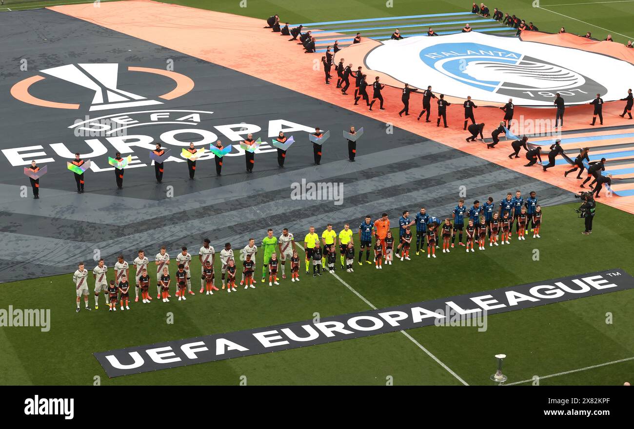 Atalanta and Bayer Leverkusen line up ahead of the UEFA Europa League ...