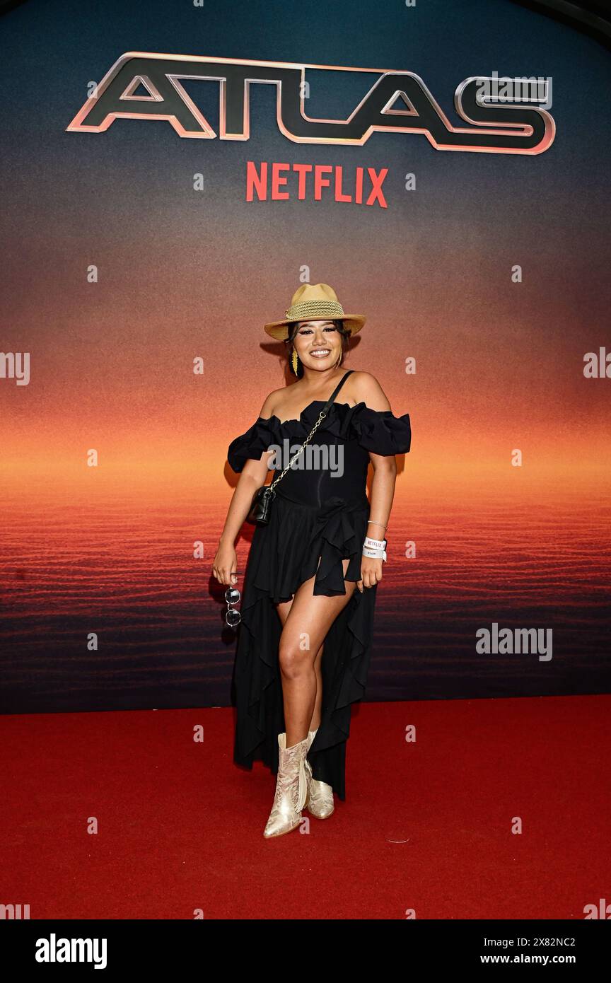 Atlas Red Carpet in Mexico City Shani Lozano Attends the red carpet of ...