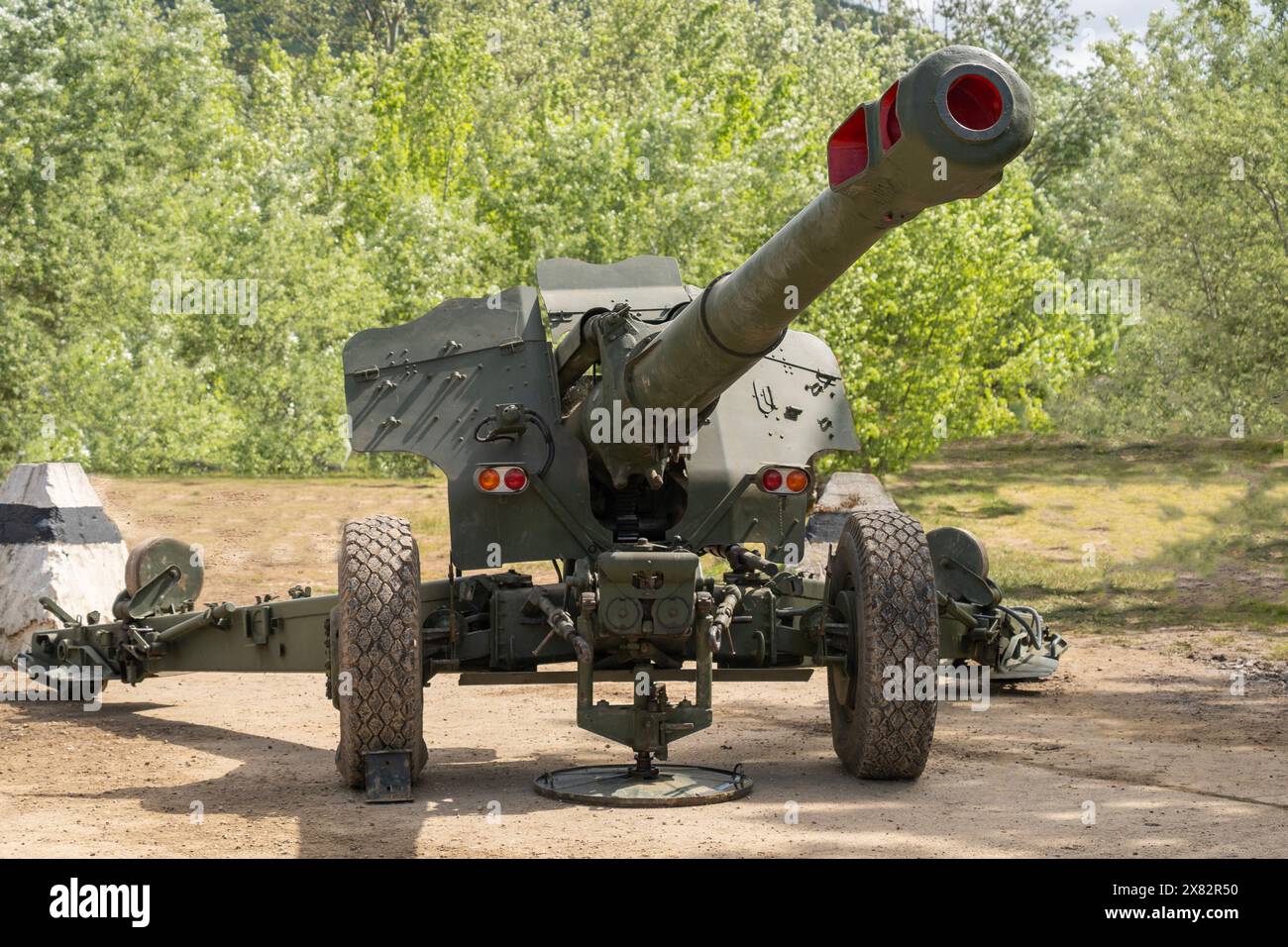 20 mm cannon hi-res stock photography and images - Alamy